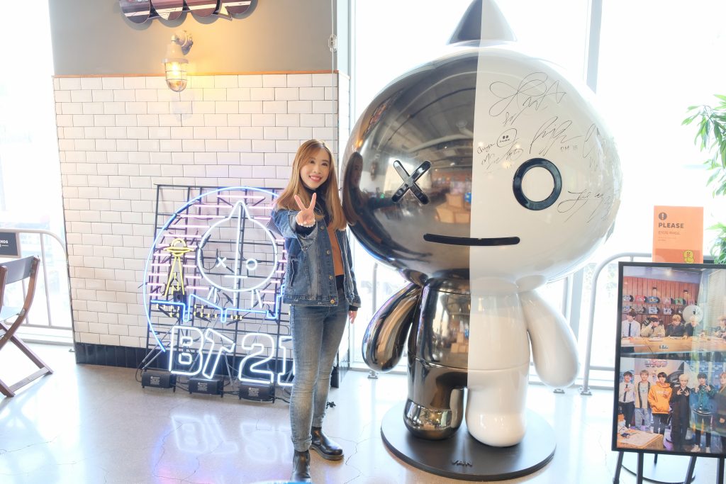 [CLOSED] Line store and BT21 Cafe Itaewon Branch (How to go and what to ...