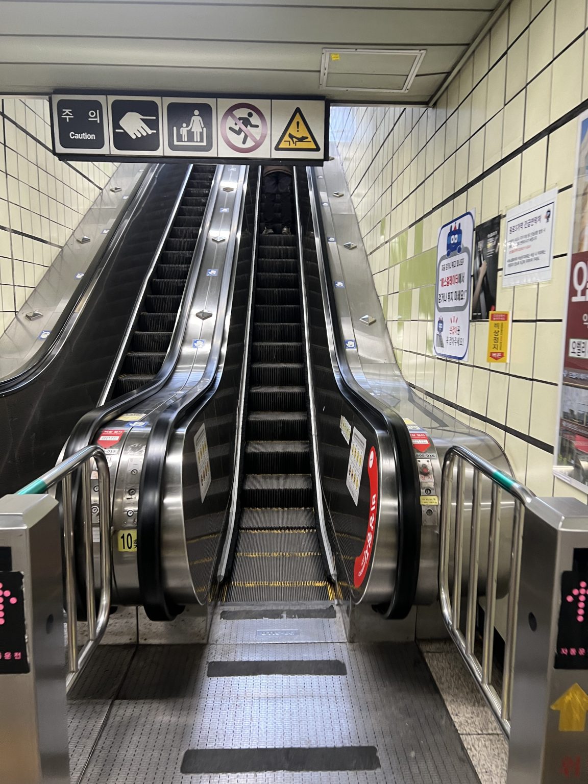 Ikseon Chihyang (익선취향) (How to go, what to expect) - The Traveling Star